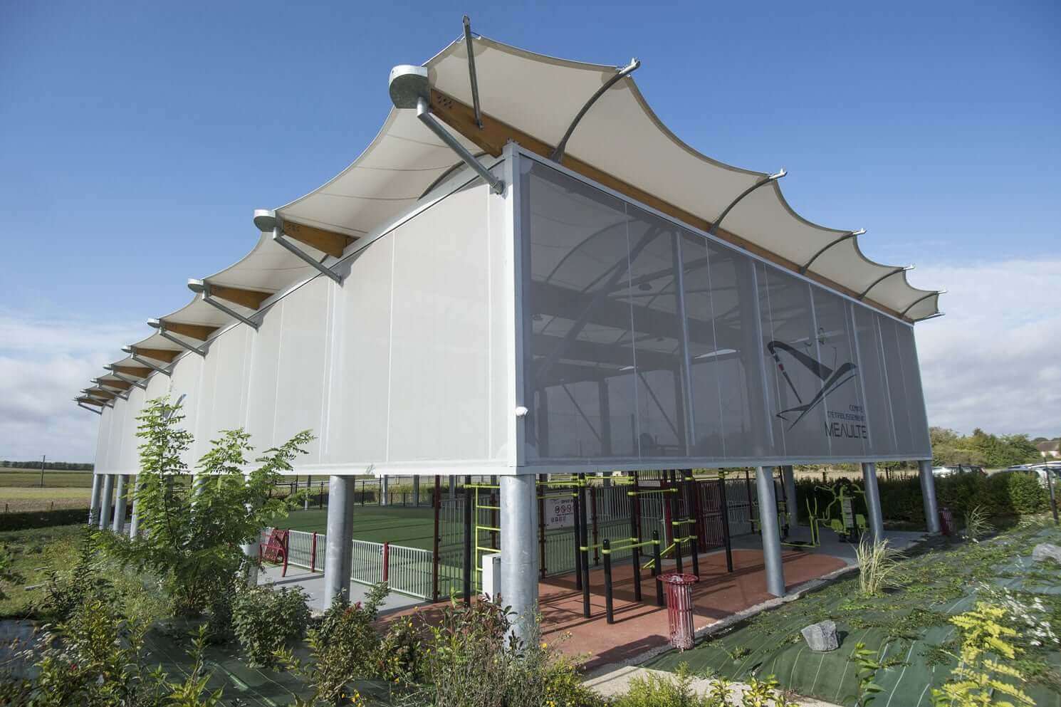 SPORTS FIELD - MEAULTE (FRANCE) - SMC2